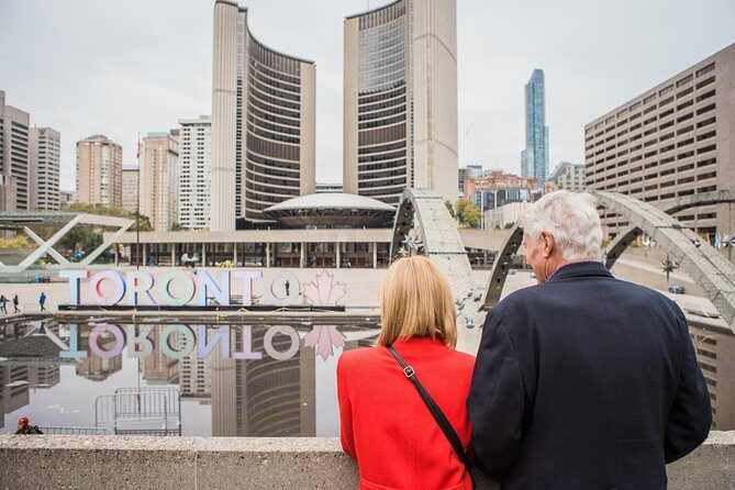 Private Tour: Personal Travel Photographer Tour in Toronto - Key Points
