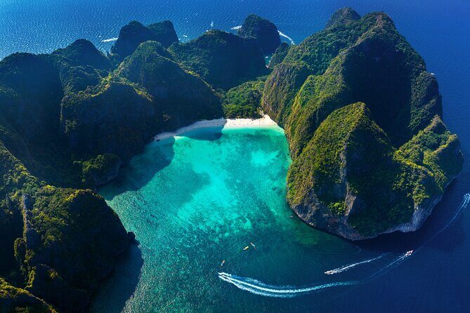 Private Tour - Phi Phi Island with boat from Phuket - Main Island Focus: Ko Phi Phi Don