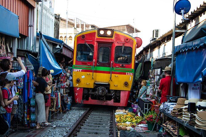 Private tour : Railway & Floating Market and the Bridge over river Kwae - Key Points