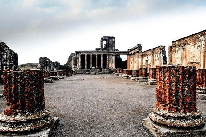 Private Tour Rome to Pompeii in private vehicle or fast train - The Experience in Detail