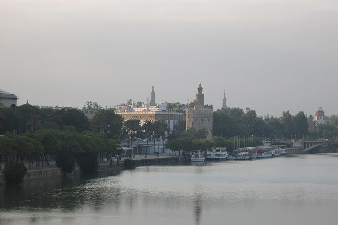 Private tour Royal Palace+Cathedral+Walk along the river+Triana neighbourhood - Frequently Asked Questions