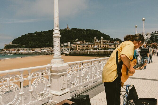 Private Tour San Sebastian & Getaria Fishing Village From Bilbao - Discovering Getaria: Medieval Streets and Fishermen’s Houses