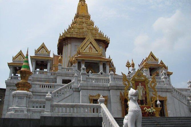 Private Tour : Temples and City Tour - First Stop: Wat Traimit (Temple of the Golden Buddha)