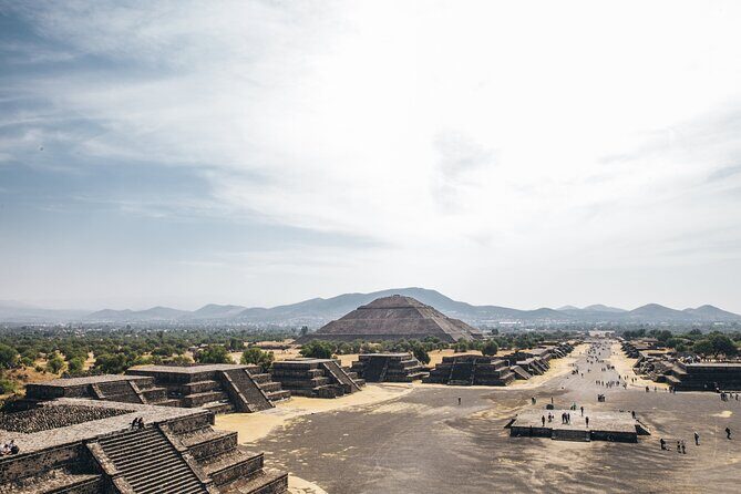 Private Tour: Teotihuacan Pyramids and Shrine of Guadalupe with lunch - Authentic Experiences and Authentic Insights