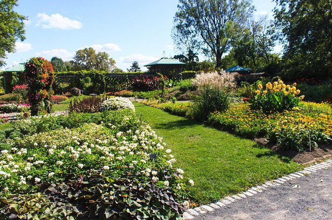 Private Tour The Montreal Garden from Kingstown - Who Will Love This Tour