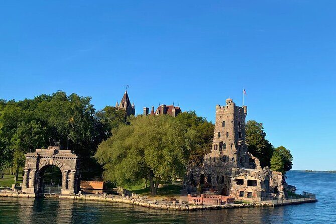 Private Tour to 1000 Islands from Toronto with Castle Boat Cruise - Deep Dive into the Experience