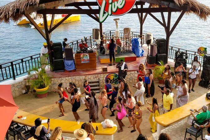 Private Tour to 7 Mile Beach Ricks Cafe with ATV from Montego Bay - Crafting a Full Picture of the Tour Experience