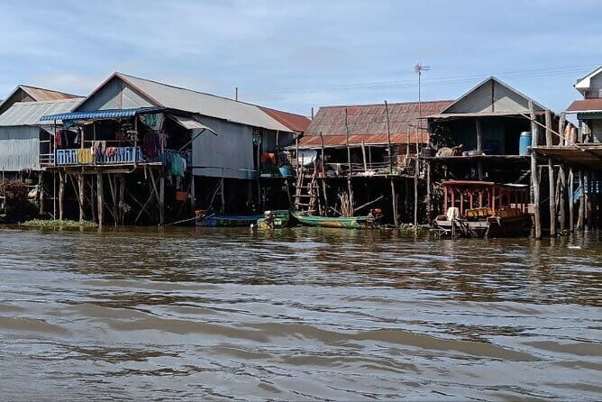 Private tour to Bakong Temple and Sunset at Tonle Sap Lake - Key Points