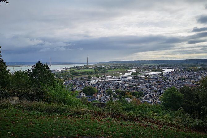 Private Tour to Bayeux, Honfleur and Pays d' Auge from Bayeux - FAQs