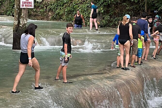 Private Tour To Blue Hole and Dunns River from Montego Bay - Discover the Hidden Gems: A Detailed Review of the Private Blue Hole and Dunn’s River Tour from Montego Bay