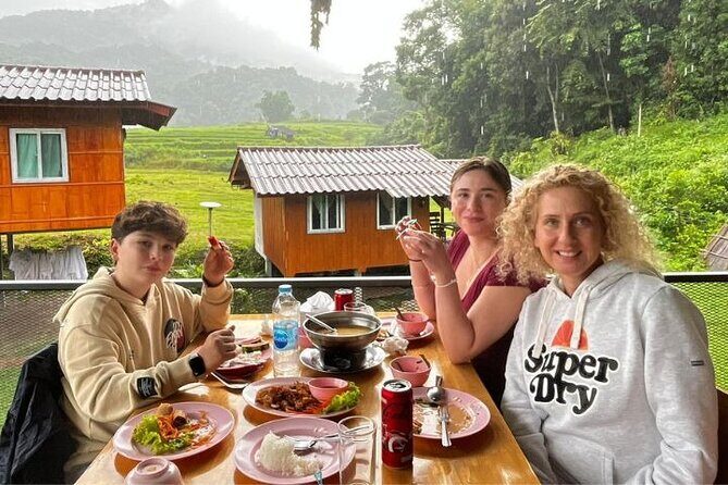 Private Tour to Doi Inthanon including Twins Pagodas and Hiking - FAQ