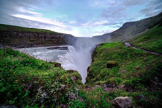 Private Tour to Golden Circle and Hvammsvík Baths - Exploring Kerid Crater: A Volcanic Wonder