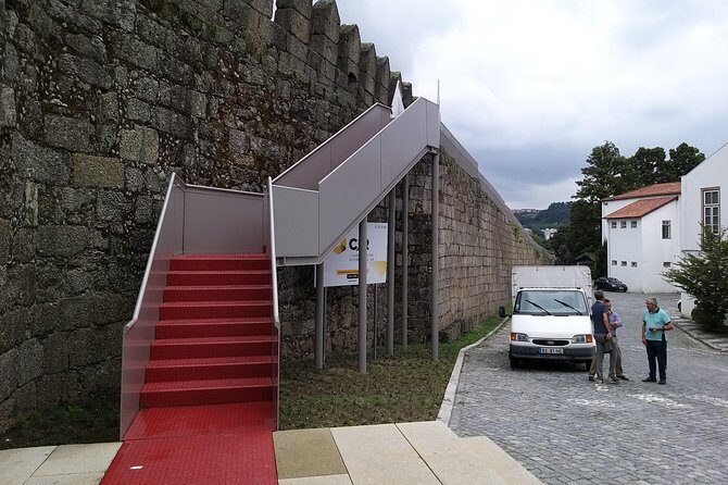 Private Tour to Guimarães and Braga, two incredible cities - A Journey Through Guimarães: The Cradle of Portugal
