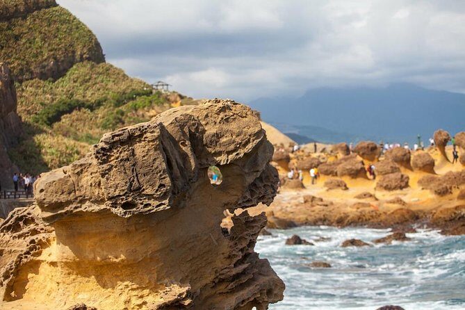 Private Tour to Jiufen, Yehliu Geopark, and Pingxi - FAQs