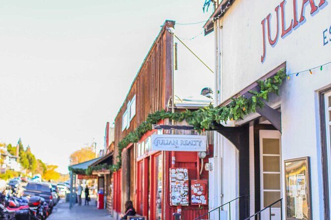 Private Tour to Julian Goldmine and see the lovely mountain town - A detailed look at the Julian private tour