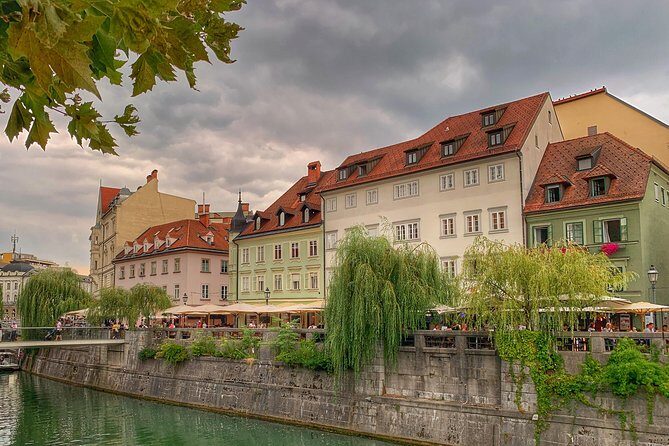 Private tour to Ljubljana, Postojna Cave & Predjama castle from Zagreb - FAQs