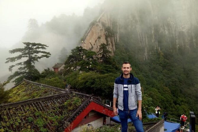 Private tour to Longmen Grottoes and Shaolin from Xi'an by train - Who Should Consider This Tour