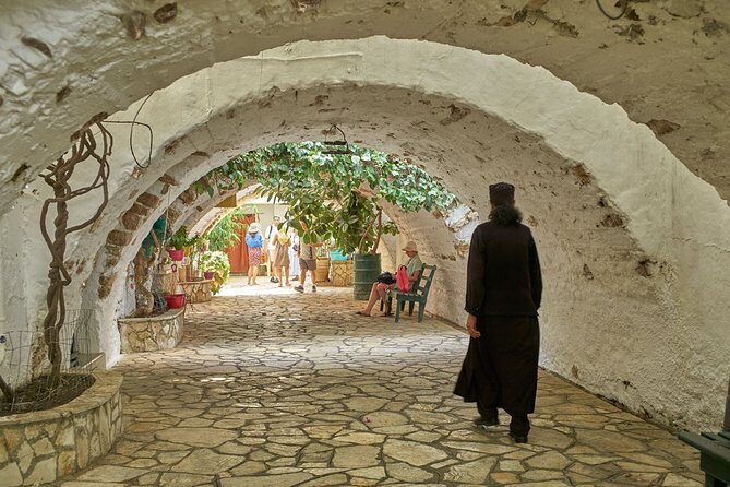 Private tour to Palaiokastritsa beach and Lakwnes village - The Itinerary in Detail