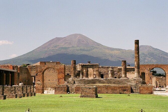 Private tour to Pompeii from Rome: Driver and guide in Pompeii (tickets inc) - The value of guided storytelling