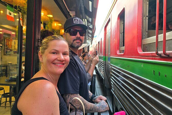 Private Tour to Railway Market and Floating Market - Key Points