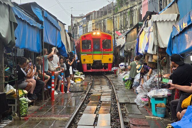 Private Tour to Railway Market and Floating Market - Analyzing the Value: What Makes This Tour Stand Out