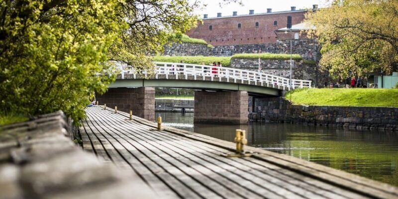 Private tour to Suomenlinna and Helsinki - Detailed Breakdown of the Tour Experience