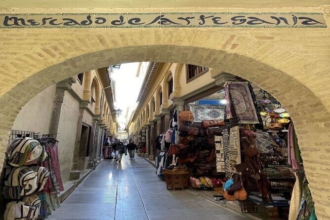 Private Tour to The Alhambra and Generalife from Motril port - FAQs
