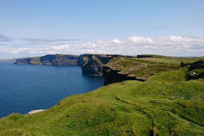 Private tour to the Cliffs of Moher guided in Spanish - Key Points