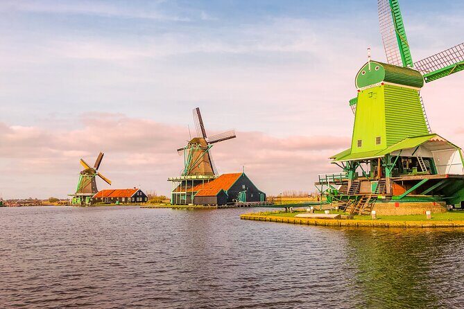 Private Tour to Zaanse Schans + Giethoorn with renting boat - Key Points