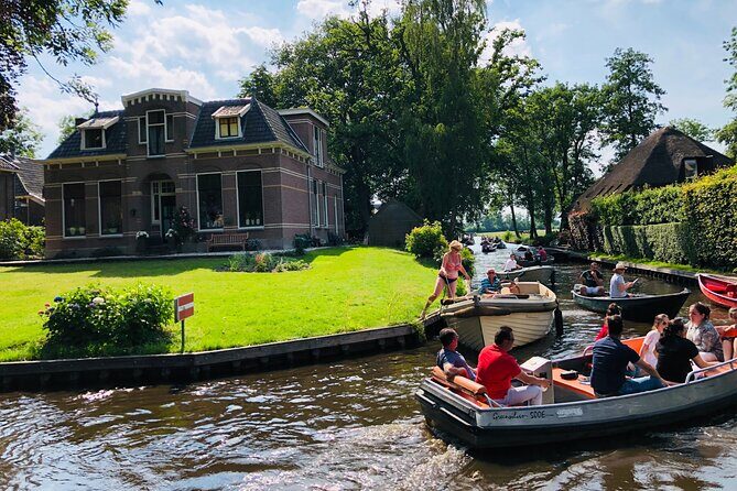 Private Tour to Zaanse Schans + Giethoorn with renting boat - The Experience in Detail