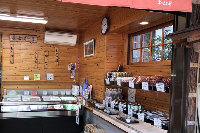 Private tour: Tokyo's Oldest Sake Brewery and riverside walk. - Key Points