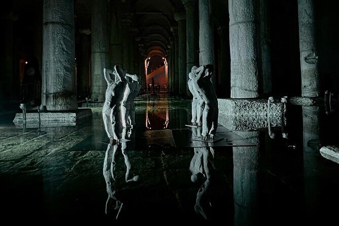 Private tour Topkapi Palace/Harem, Basilica Cistern, Grand Bazaar - The Journey Through Istanbul’s Historic Treasures