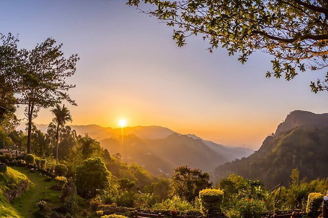 Private Tour Trek to Little Adam's Peak and Nine Arches Bridge - Free Time and Personal Exploration