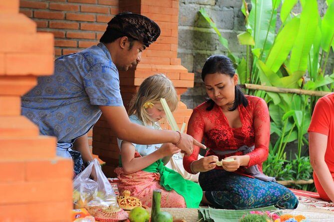 Private Tour: Ubud Day Tour with Traditional Offering Lesson - Exploring Ubud in Depth: An Authentic and Practical Tour