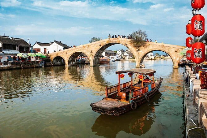 Private Tour with Zhujiajiao Ancient Town and Must-see attractions in Shanghai - Key Points