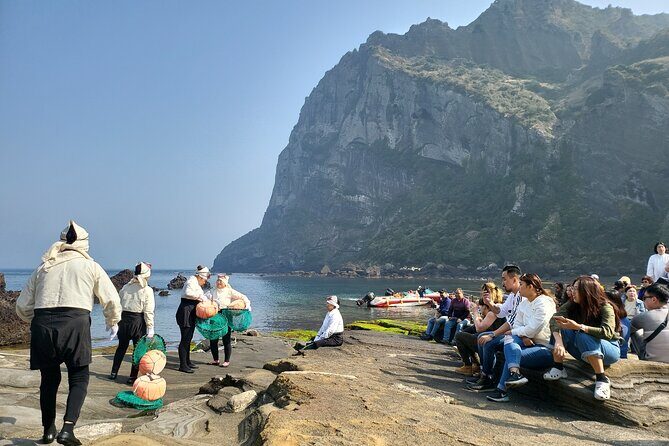 Private Tour Woman Diver Performance & stone park in Jeju Island - FAQs