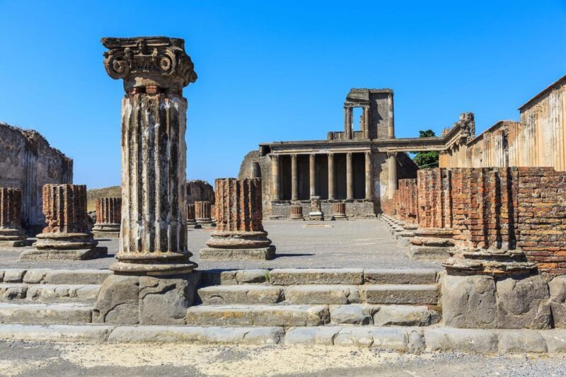 Private tour:Pompeii and Herculaneum excavations with guide from Naples - Key Points