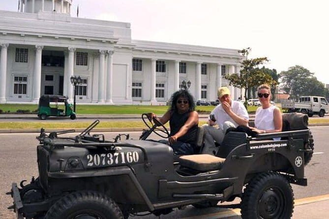 Private tours in Sri Lanka 7 N/8 days for Group of 5-6 people - FAQs