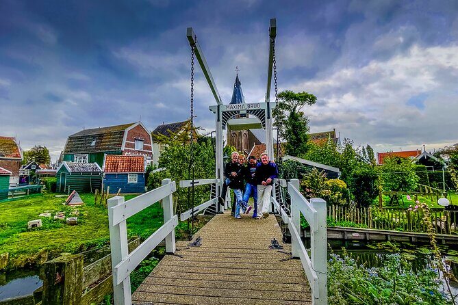 Private Tours to Zaanse Schans, windmill house, Volendam, Marken - Volendam: A Living Dutch Painting