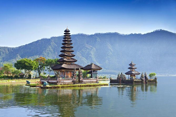 Private Tour:Your Program Highlight Tour with 10 Hours usage Bali Driver - Stop 1: Ulun Danu Bratan Temple