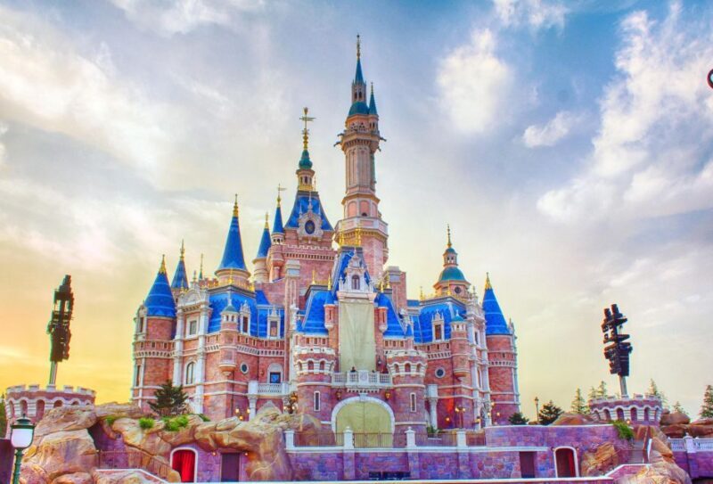 Private Transfer: between Downtown Paris and Disney - Vehicle Quality and Comfort