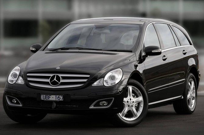 Private Transfer between DUBLIN & LAHINCH | Premium Vehicles - Why Choose a Private Transfer Over Other Options?