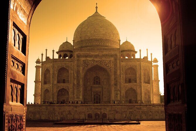 Private Transfer Delhi to Agra Discover the Agra with Comfort - Key Points