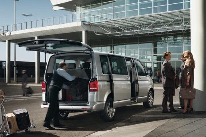 Private transfer from Amalfi to Naples - A Closer Look at the Transfer Experience