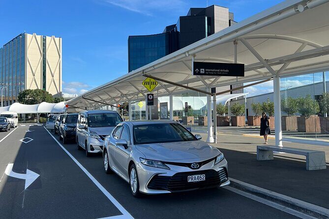 Private Transfer From Auckland Airport To Piha Beach - Key Points