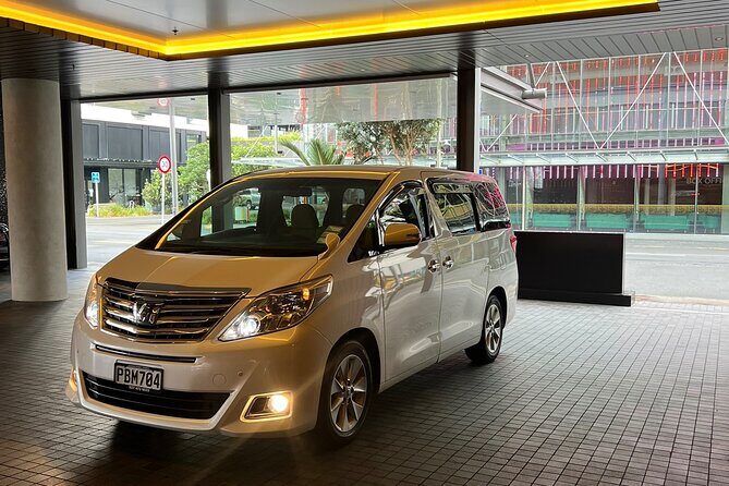 Private Transfer From Auckland Airport To Takapuna - Who Should Consider This Transfer?