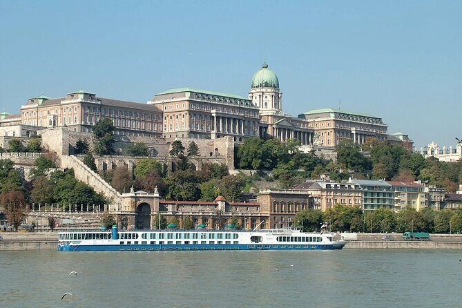 Private Transfer from Budapest to Prague - Key Points