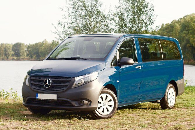 Private Transfer from Cesky Krumlov to Prague - Key Points