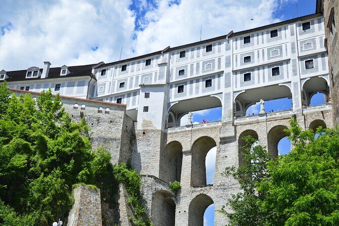 Private Transfer from Cesky Krumlov to Prague - Who Should Consider This Transfer?