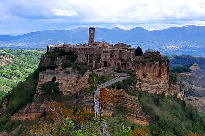 PRIVATE TRANSFER from Florence to Rome with stops in Orvieto & Civita Bagnoregio - A Smooth and Scenic Journey with a Cultural Touch
